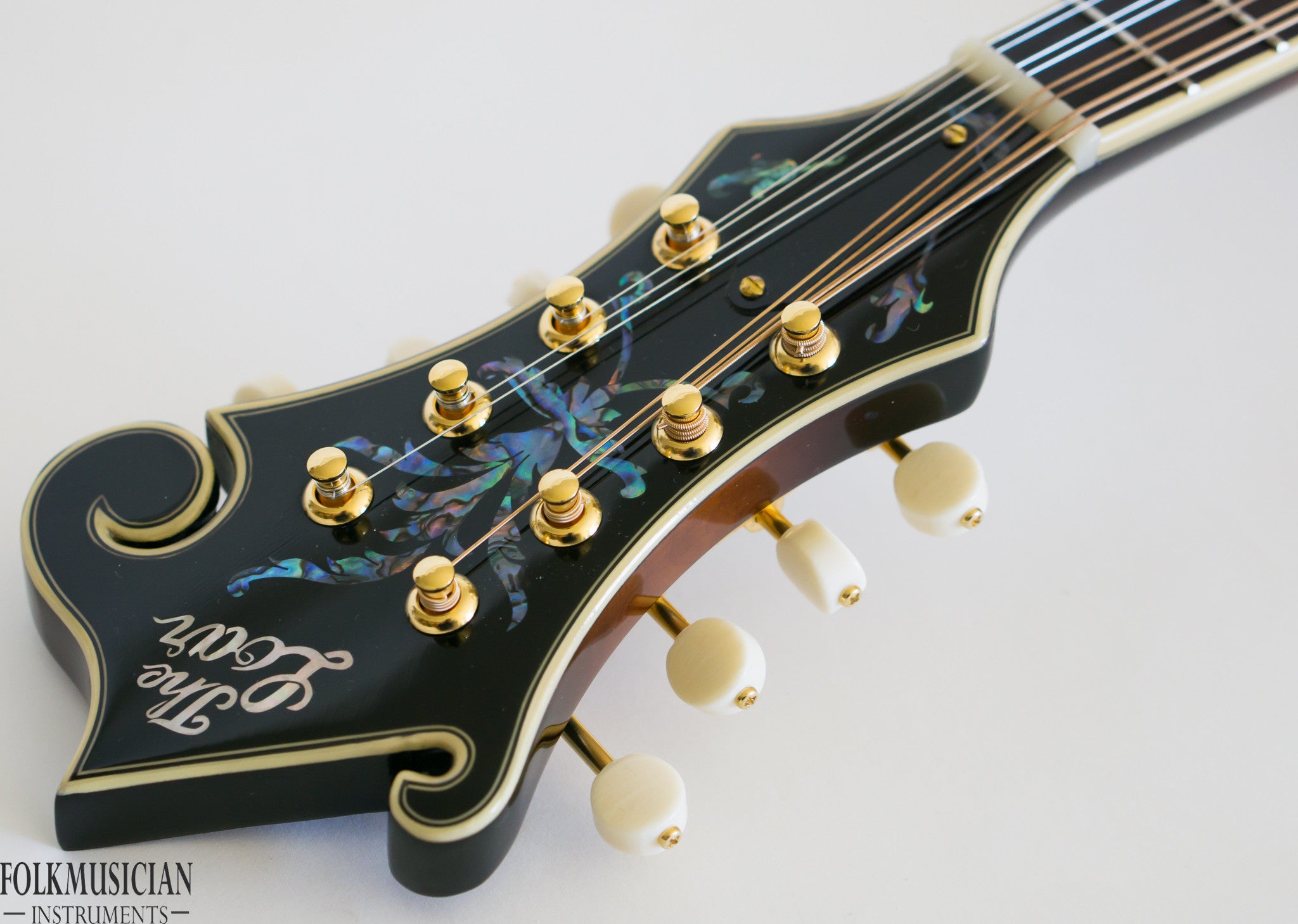 The Loar LM-700 Mandolin Performer - Folkmusician